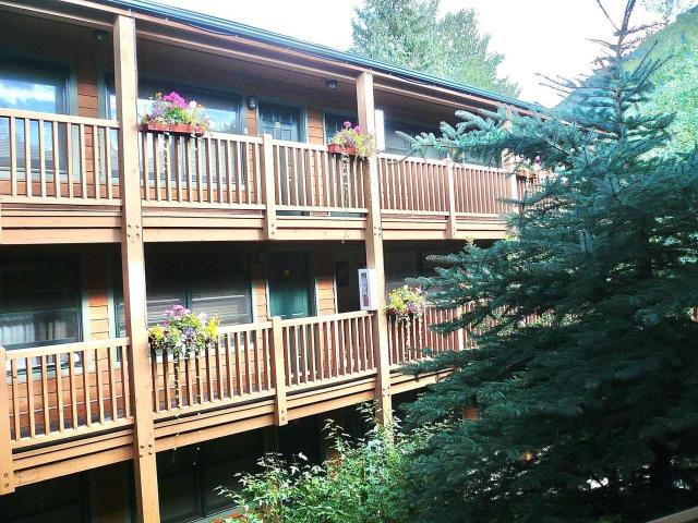 Studio Apartment for Rent at 914 Waters Ave #6, Aspen, CO 81611