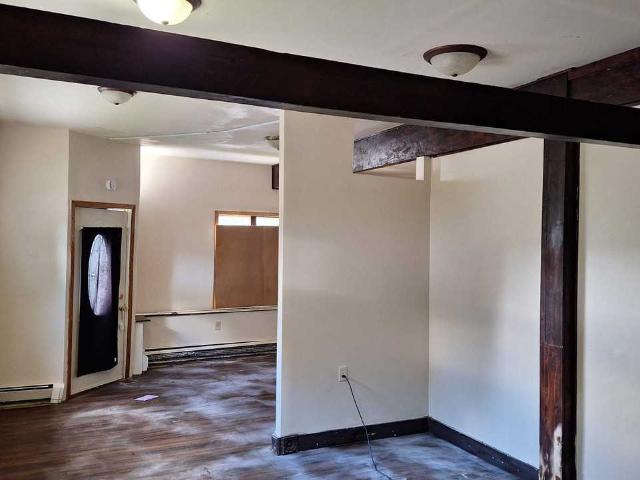 Studio Apartment for Rent at 93 Sycamore St W, St. Paul, MN 55117 South of Maryland