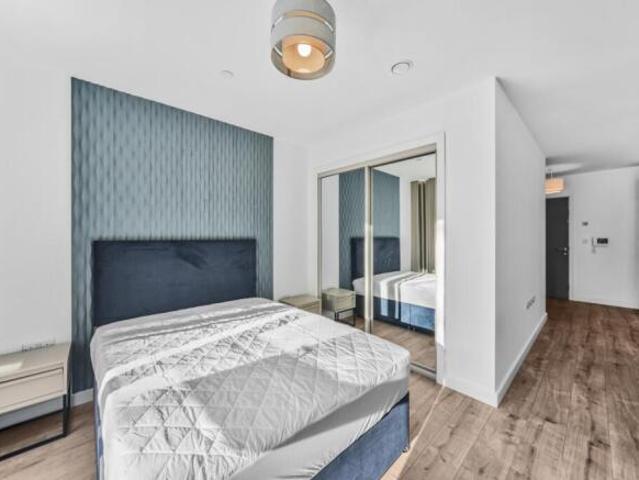 Studio apartment for rent in Munton Road London SE17