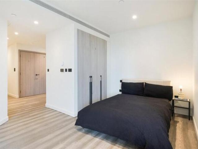 Studio apartment for rent in Marsh Wall, London, E22