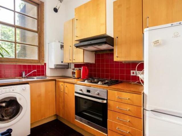 Studio apartment for rent in Okeover Manor, Clapham Common North Side, Clapham, London, SW4