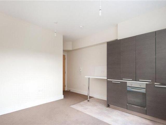 Studio apartment for rent in Old Brompton Road, South Kensington, London, SW7
