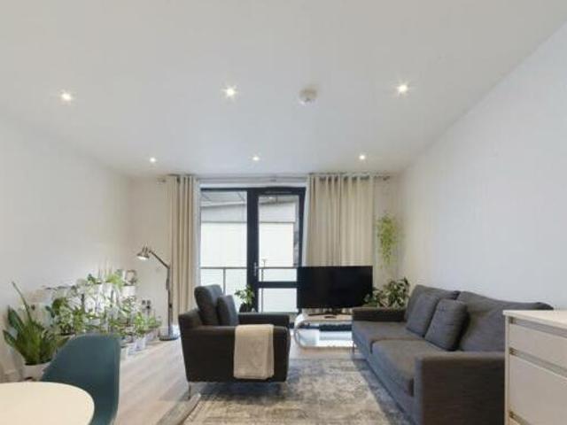 Studio Apartment For Rent In Aberfeldy Village, London