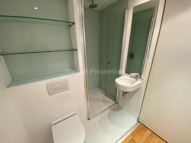 Studio apartment for rent in Abito, Greengate, M3