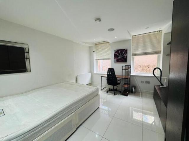 Studio apartment for rent in Albany House, Judd Street, Camden, London, WC1H