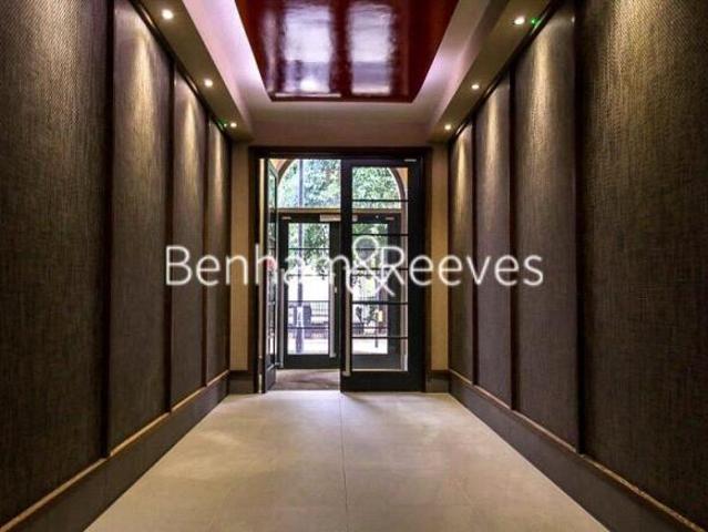 Studio apartment for rent in Albany House, London, WC1H