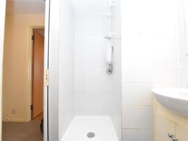 Studio apartment for rent in Anthony Road, London, SE25