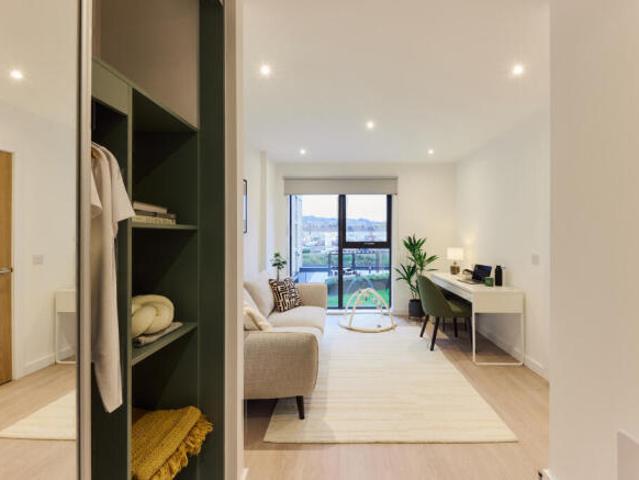 Studio apartment for rent in B. 432 Signal Box Yard, Lower Bristol Road, Bath, Somerset, BA2