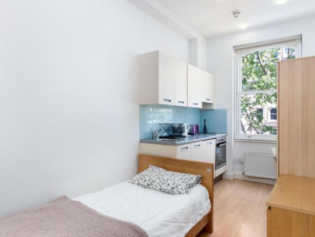 Studio apartment for rent in Beaufort Gardens, Knightsbridge, SW3