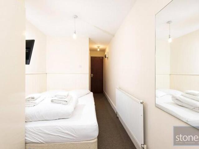 Studio apartment for rent in Belsize Avenue, London, NW3