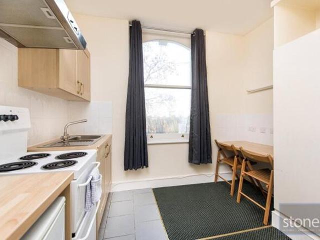 Studio apartment for rent in Belsize Avenue, London, NW3