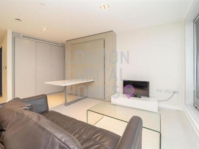 Studio apartment for rent in Bezier Apartments, 91 City Road, London, EC1Y