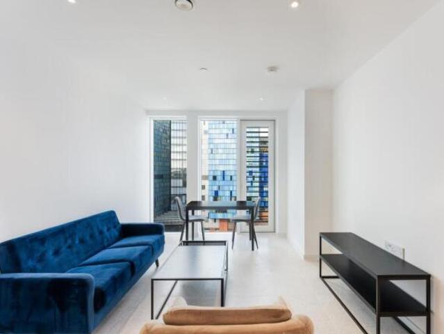Studio apartment for rent in Bouchon Point, The Silk District, E1