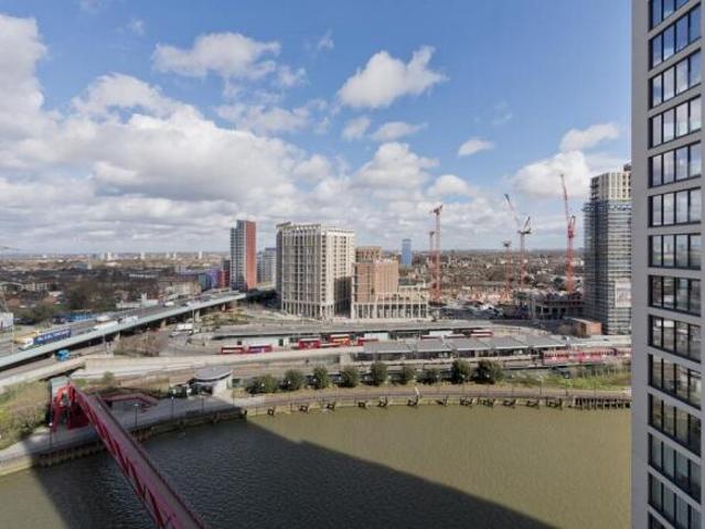 Studio apartment for rent in Bridgewater House, London City Island, E14