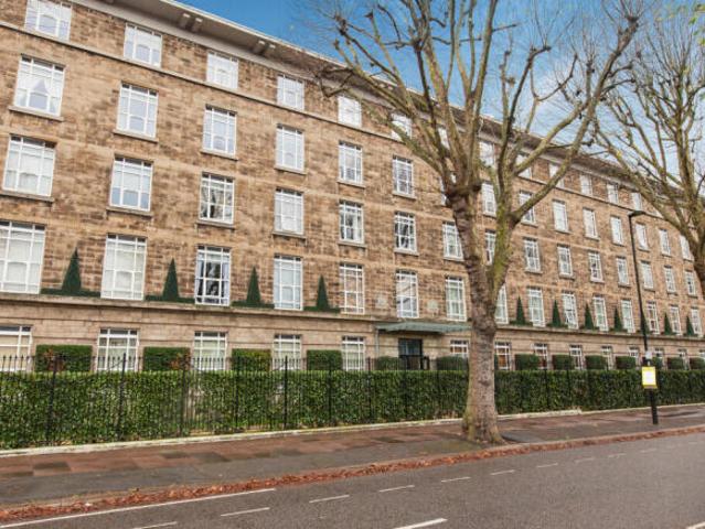 Studio apartment for rent in Bromyard Avenue, Acton, London, W3