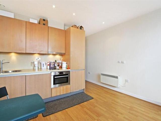 Studio apartment for rent in Bromyard House, Bromyard Avenue, London, W3