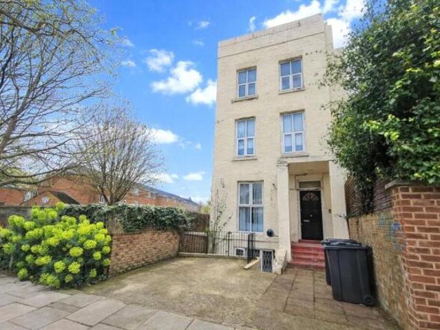 Studio apartment for rent in Camden Road, Holloway, London, N7