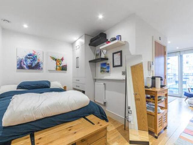 Studio Apartment For Rent In Canary Wharf, London