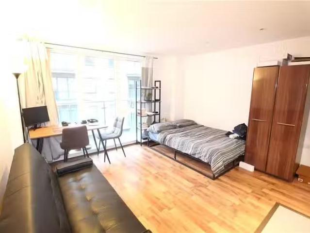 Studio apartment for rent in Caspian Wharf, 1 Yeo Street, Lond.