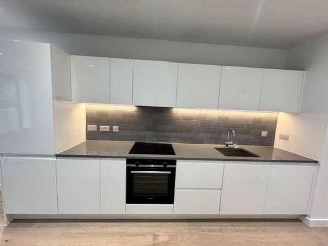 Studio apartment for rent in Caravel House, Regalia Close, Silvertown, London, E16