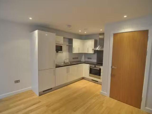 Studio apartment for rent in Central Quay North, Broad Quay, BS1