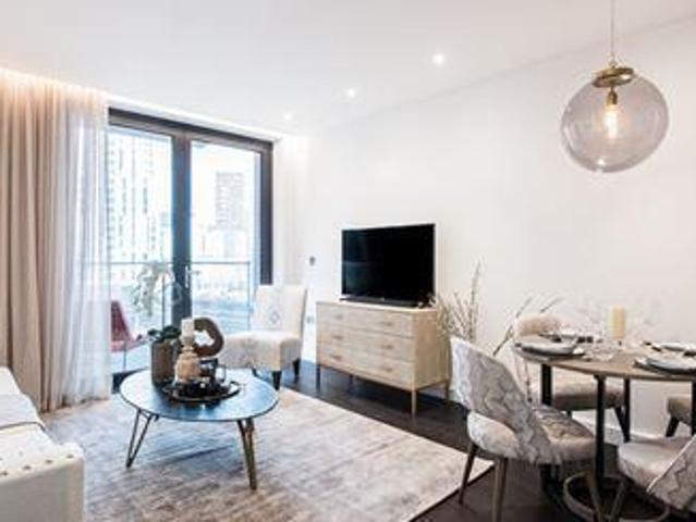 Studio apartment for rent in Charles Clowes Walk, Thornes House, London, SW11