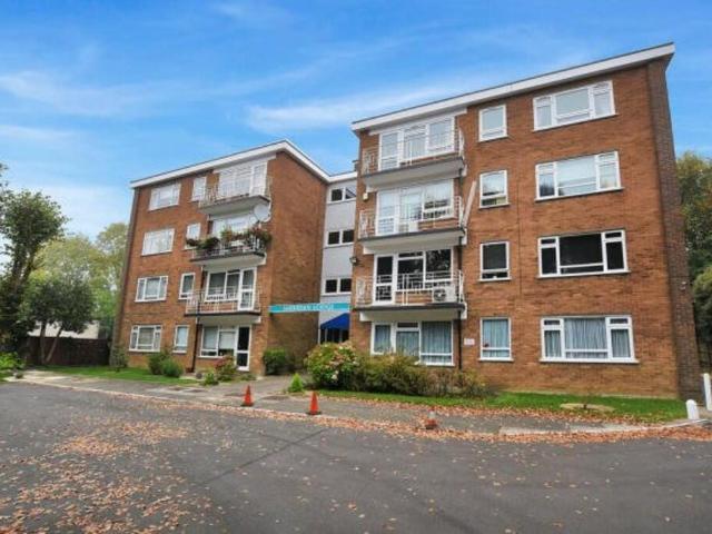 Studio apartment for rent in Chase Side, Southgate, N14