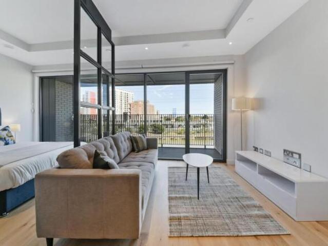Studio apartment for rent in Corson House, London City Island, London, E14