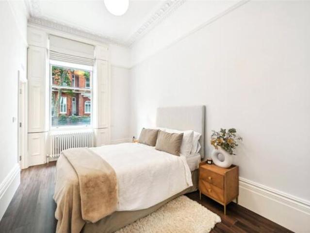 Studio apartment for rent in Cranley Gardens, Chelsea, London, SW7