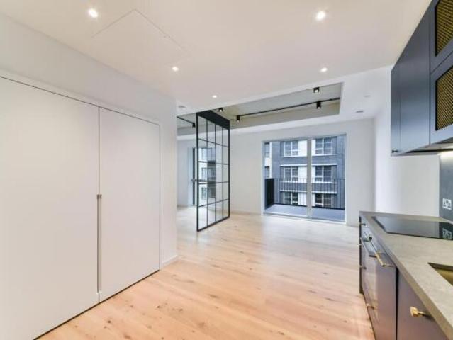 Studio apartment for rent in Dulke House, Goodluck Hope, London, E14