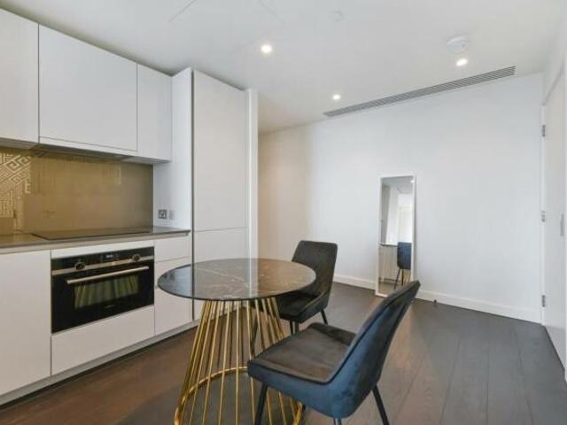 Studio apartment for rent in Damac Tower, Vauxhall, London, SW8