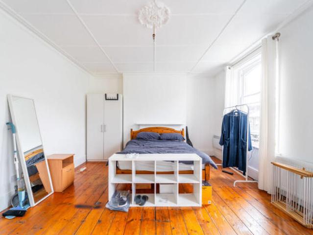 Studio apartment for rent in Denning Road, Hampstead, London, NW3