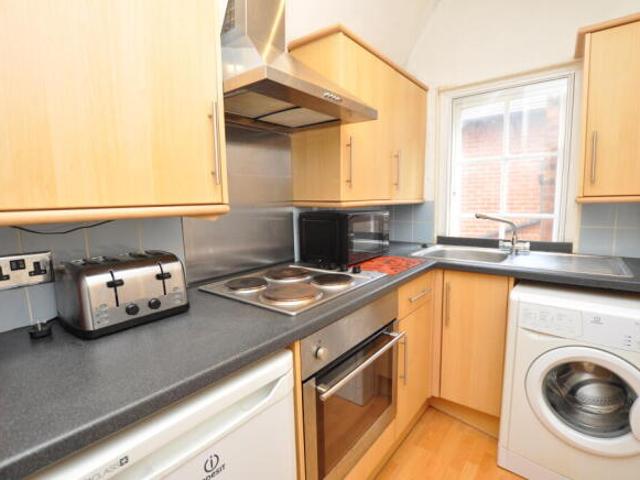 Studio apartment for rent in Epsom Road, Guildford, Surrey, GU1