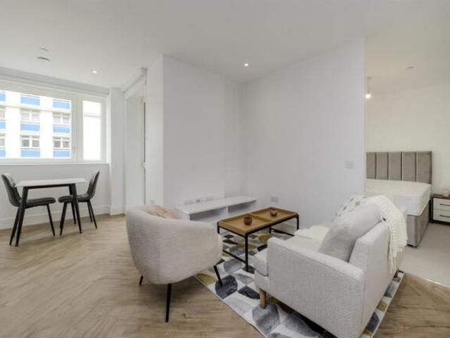 Studio apartment for rent in Estelle House, Upper East, E3