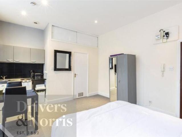 Studio apartment for rent in Fairbridge Road, Archway, London, N19