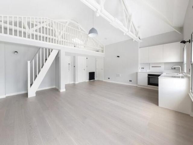 Studio apartment for rent in Gerrard Street, London, W1D