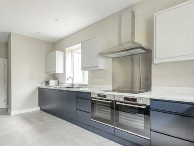 Studio apartment for rent in Goldhawk Road London W6