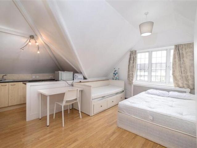Studio apartment for rent in Great North Road, Highgate, London, N6