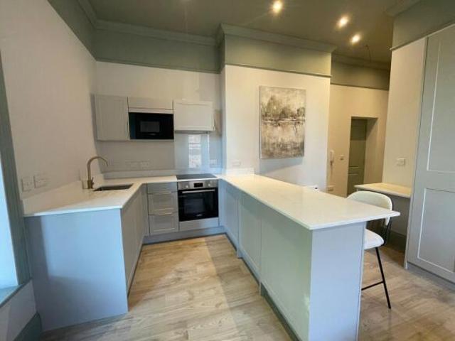 Studio apartment for rent in Hyde Terrace, Leeds, West Yorkshire, LS2