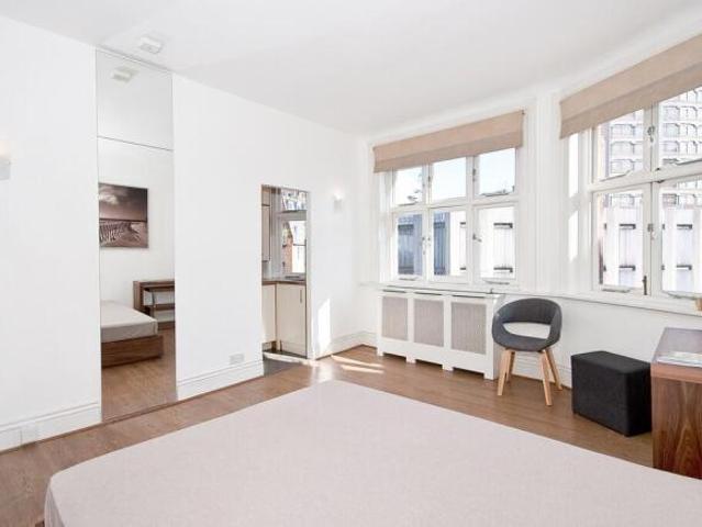 Studio apartment for rent in Hans Crescent, Knightsbridge SW1X