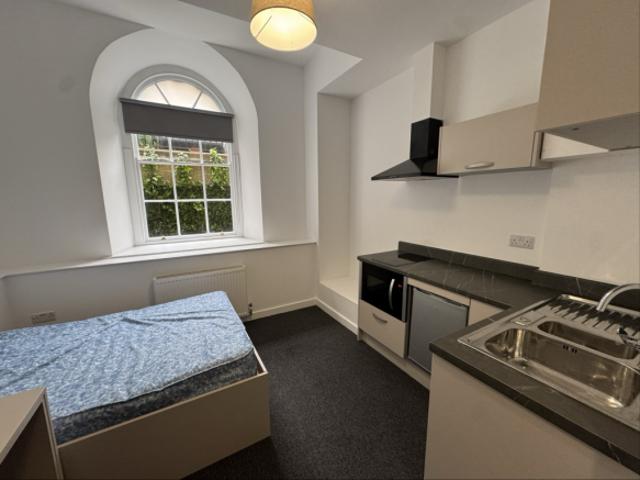 Studio apartment for rent in Heritage Park, S6
