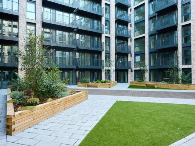 Studio apartment for rent in Herschel Street, Slough, Berkshire, SL1