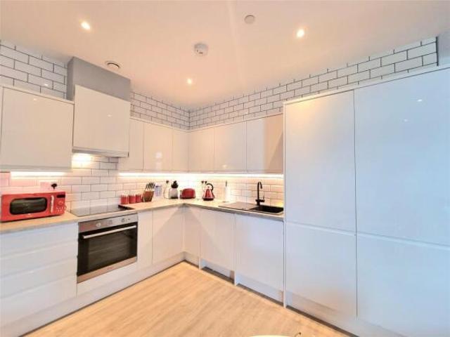 Studio apartment for rent in High Street, Orpington, BR6