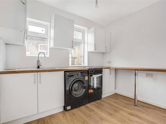 Studio apartment for rent in High Road Leyton, London, E10
