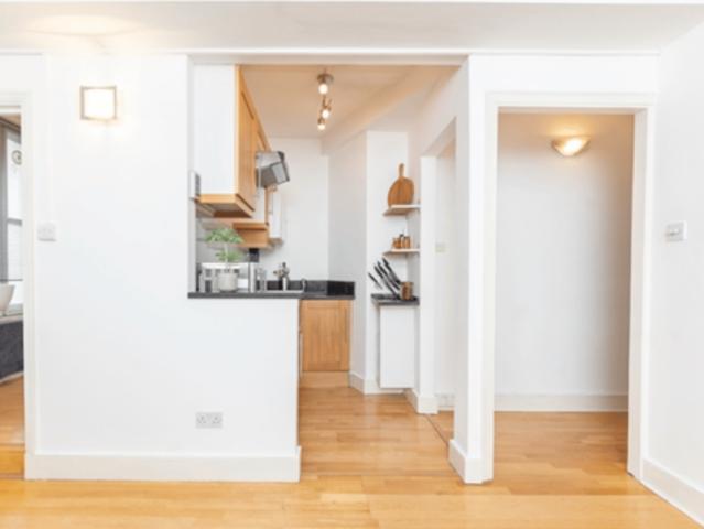 Studio apartment for rent in Hill Street, London, W1J