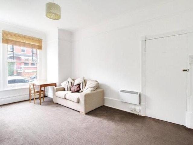 Studio apartment for rent in Hillfield Avenue, Crouch End, London, N8