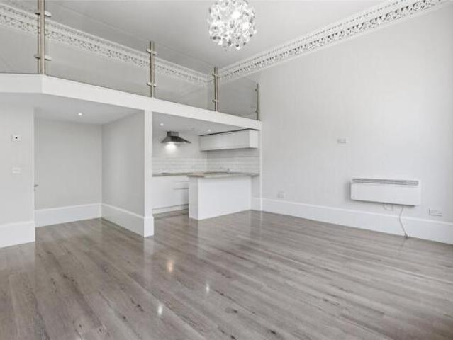 Studio apartment for rent in Hillhead Street, Glasgow, G12