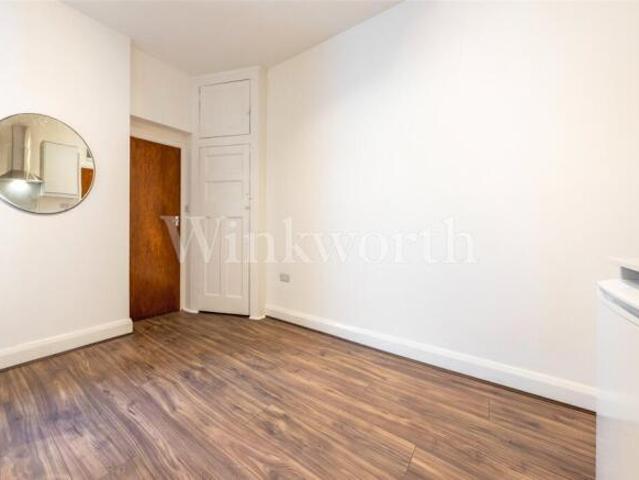 Studio apartment for rent in Hoop Lane, London, NW11