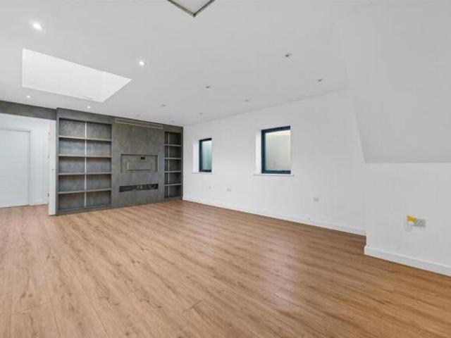 Studio apartment for rent in Hoop Lane, London, NW11