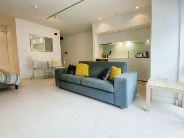 Studio Apartment For Rent In Ingram Street